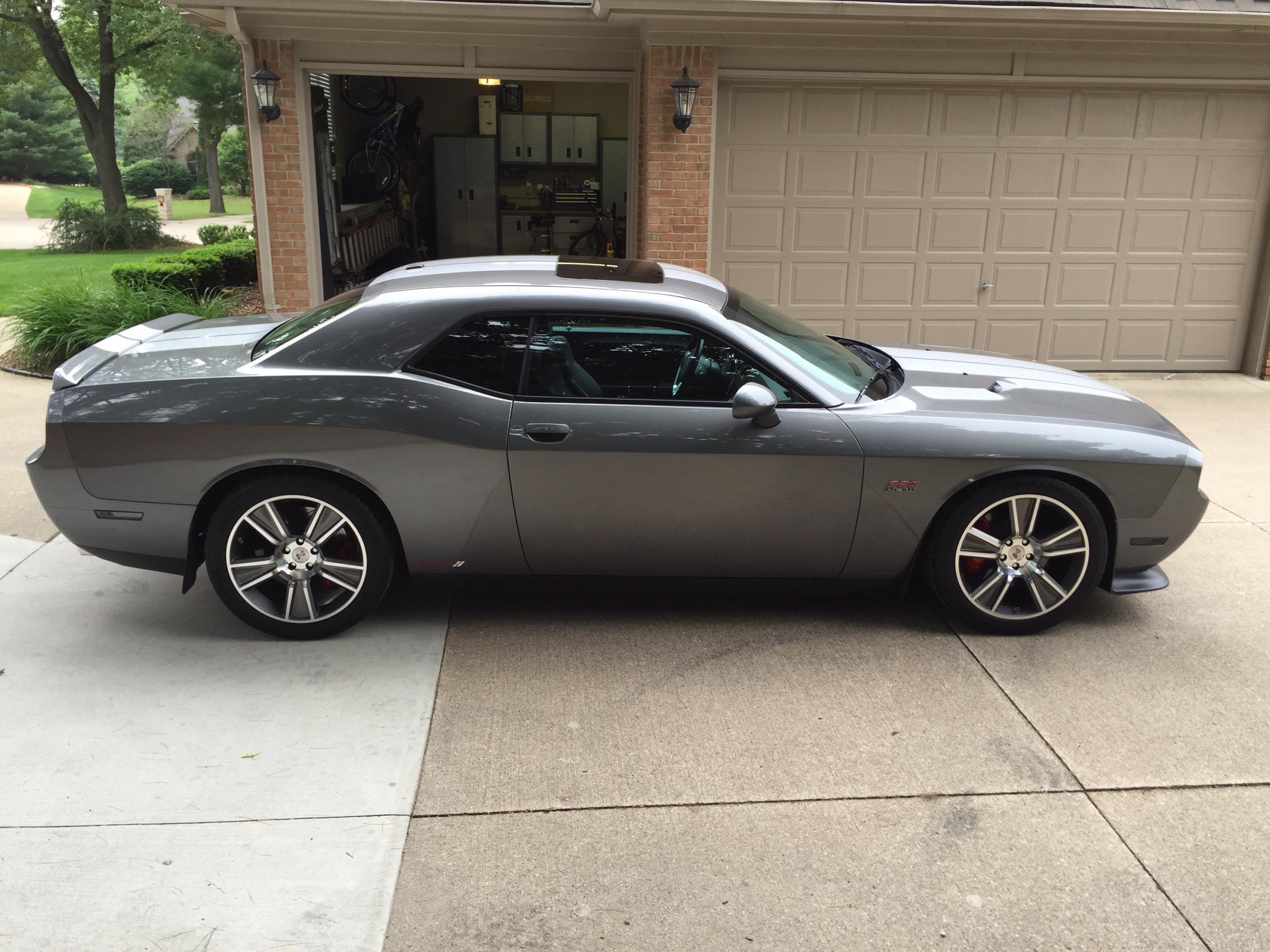 Dodge Challenger Custom Wheels Hurst Stunners 20x9 0 ET Tire Size